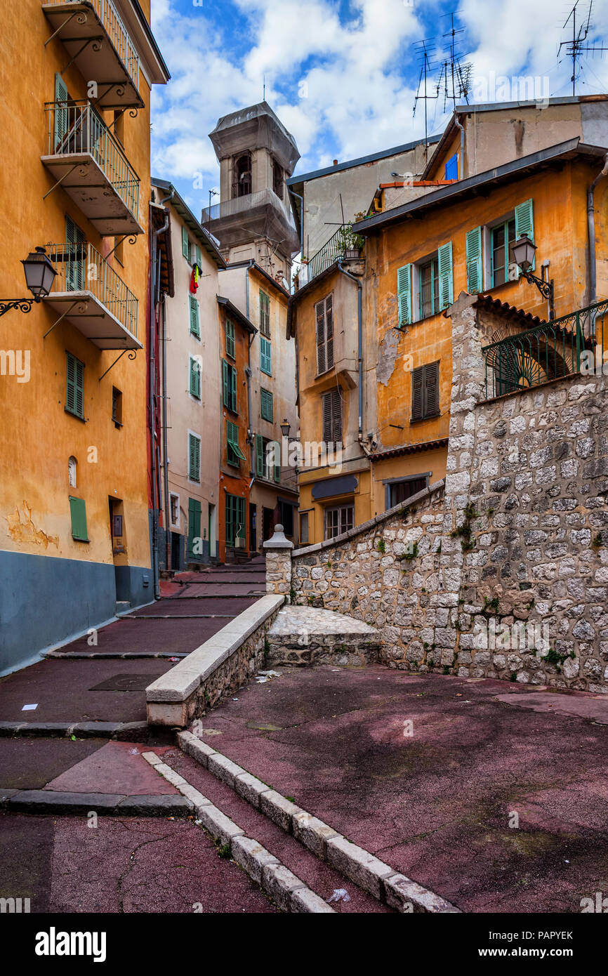 France, Provence-Alpes-Cote d'Azur, Nice, Old town, alley and houses ...