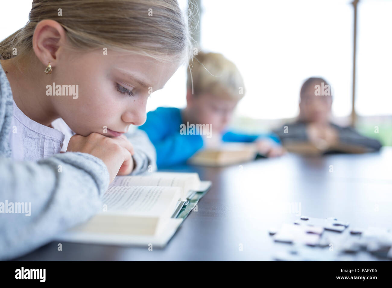 Children school learning reading hi-res stock photography and images ...