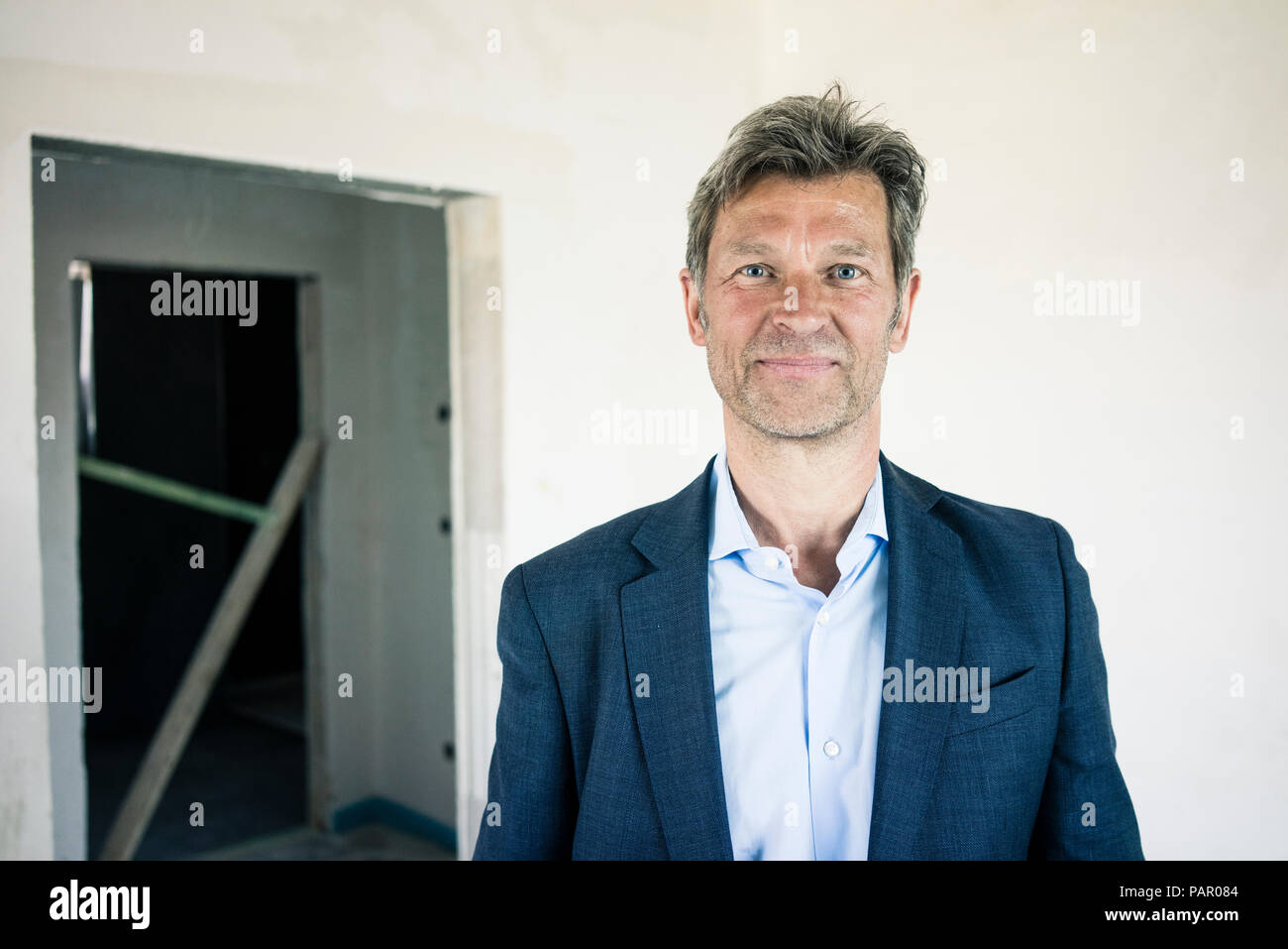 Construction suit hi-res stock photography and images - Alamy