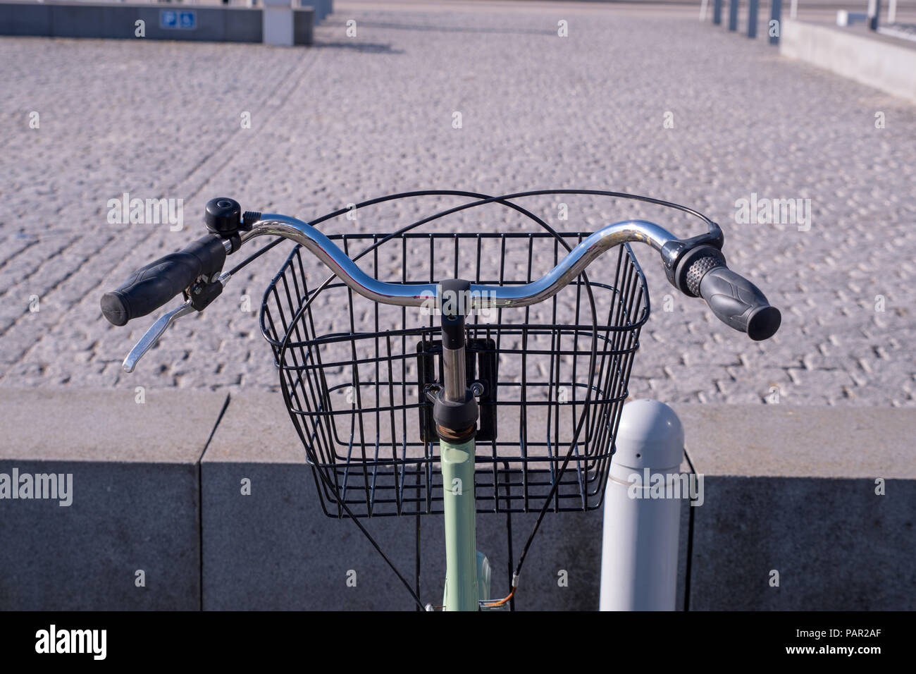 Curved handlebars hi-res stock photography and images - Alamy