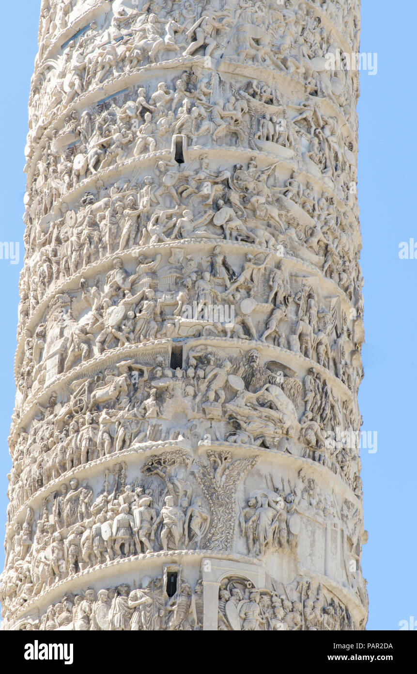 Trajan's column battle hi-res stock photography and images - Alamy