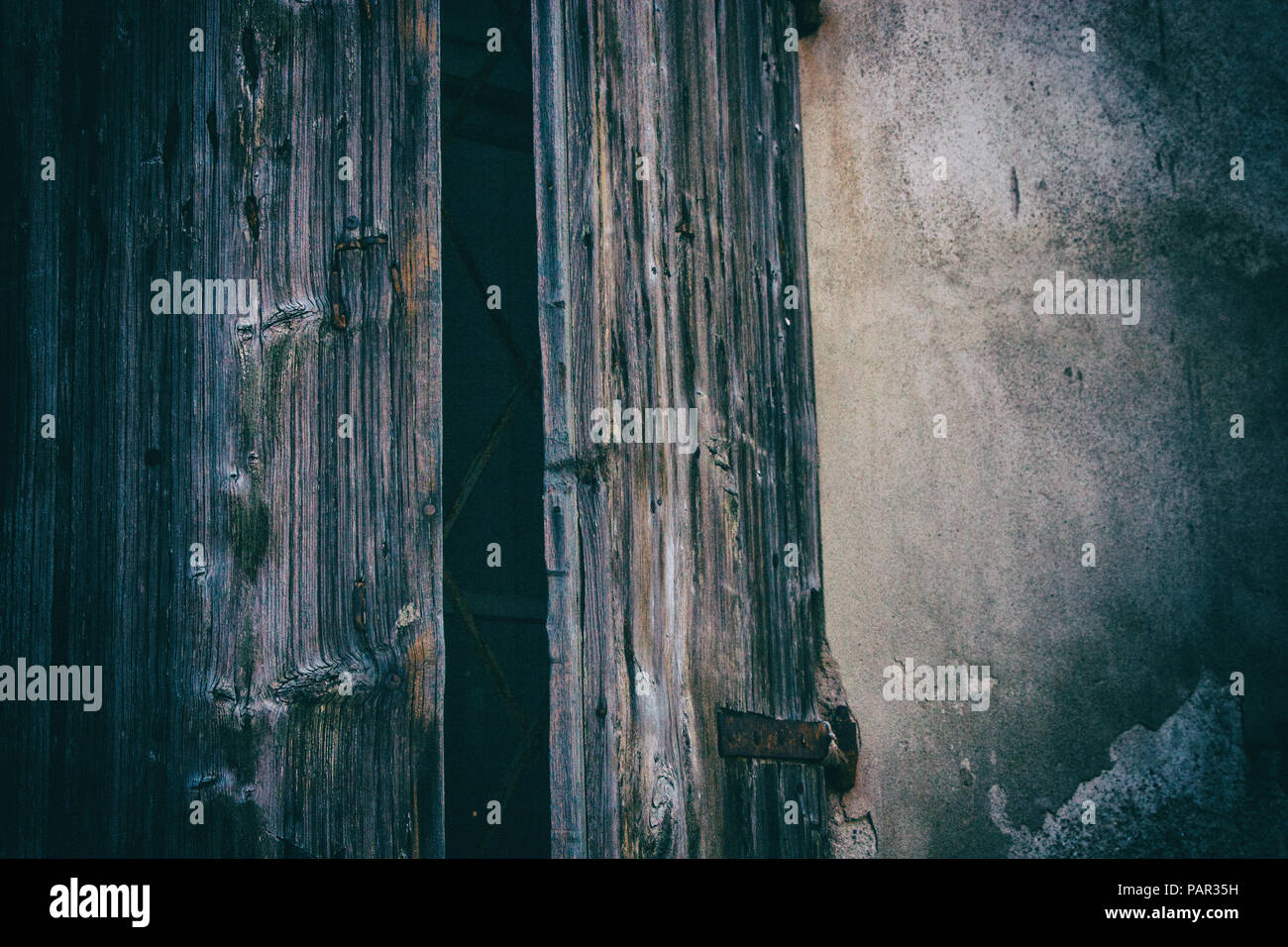 Slightly open window hi-res stock photography and images - Alamy