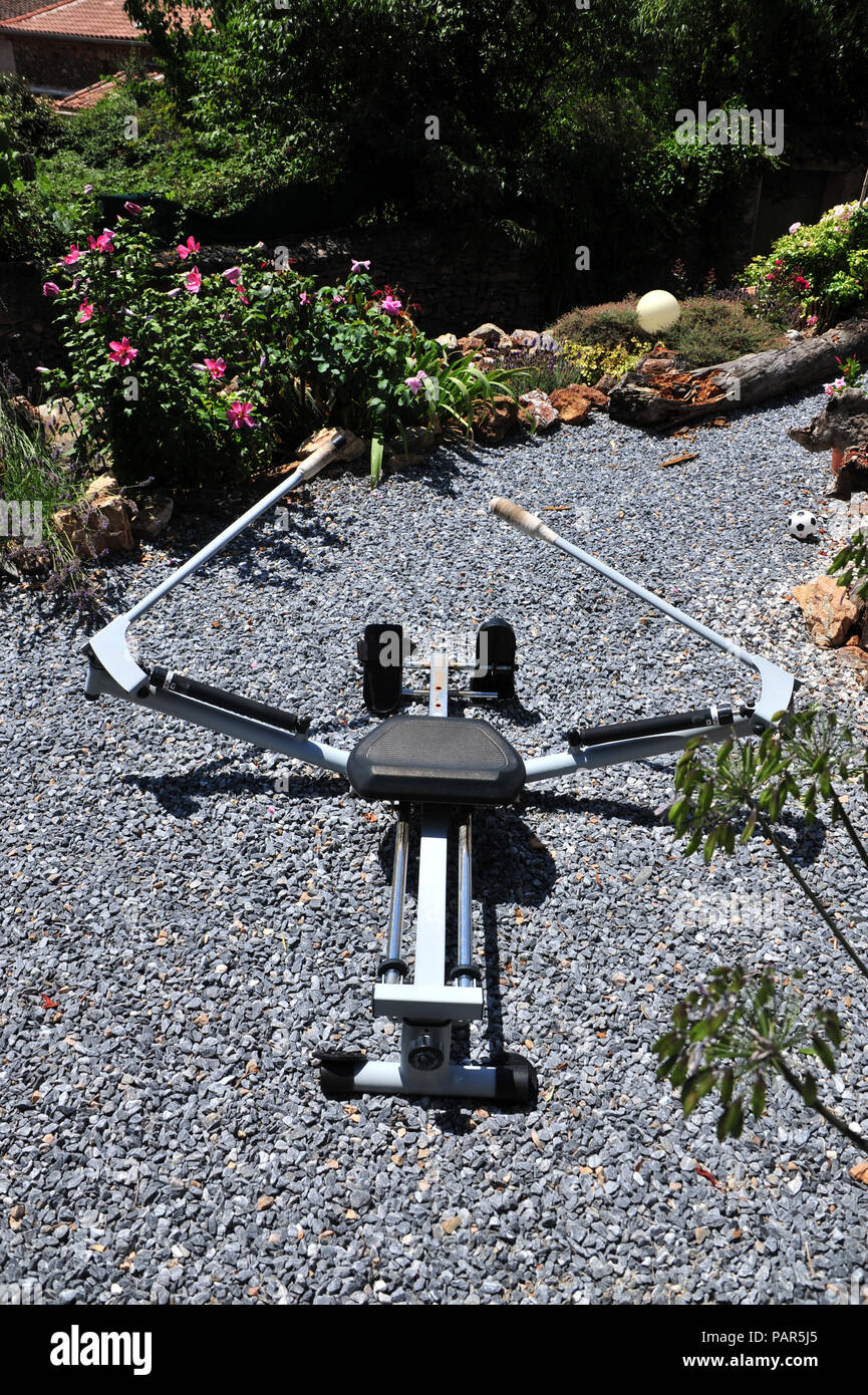 Old rowing machine hi-res stock photography and images - Alamy