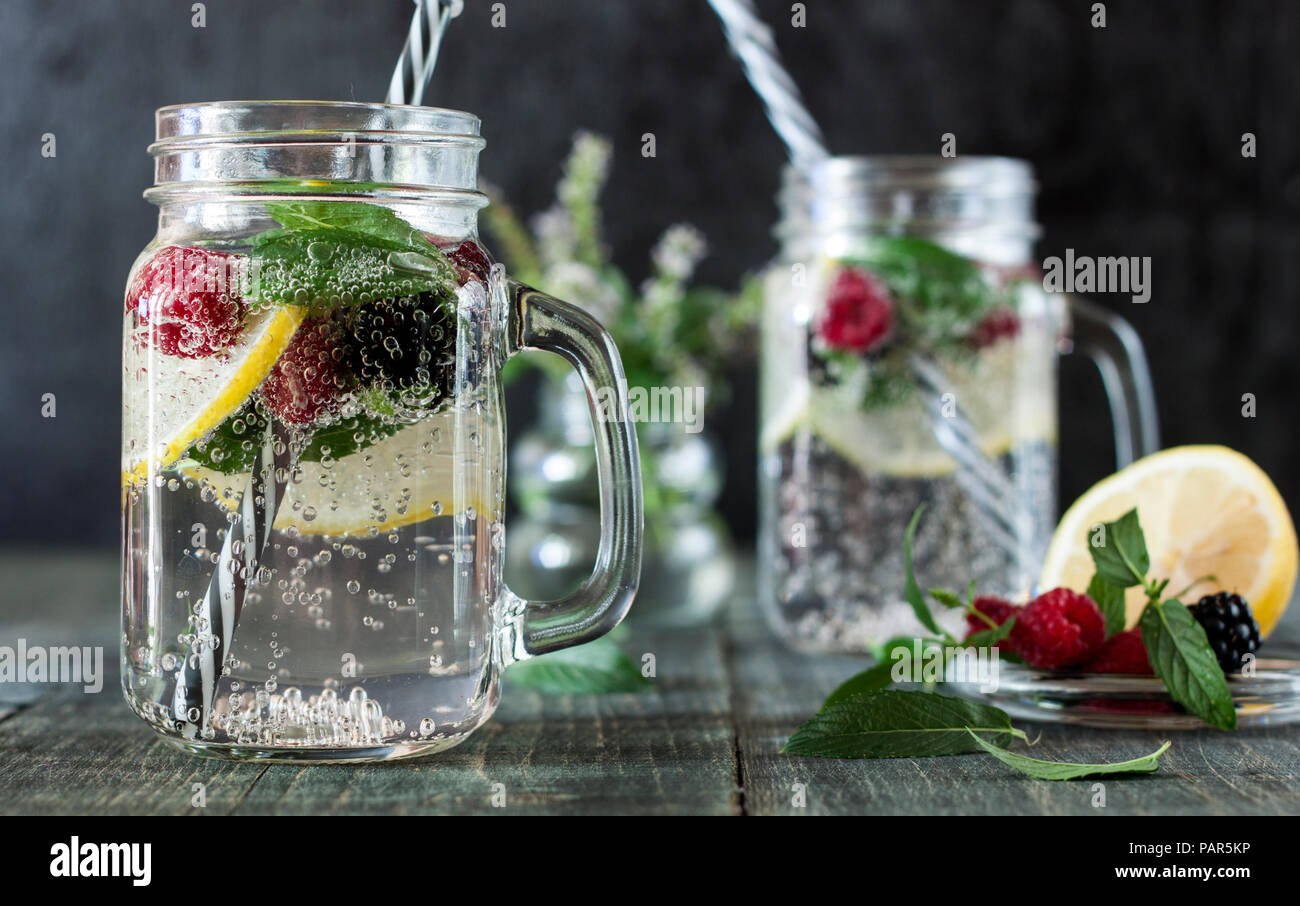 Emon juice hi-res stock photography and images - Alamy