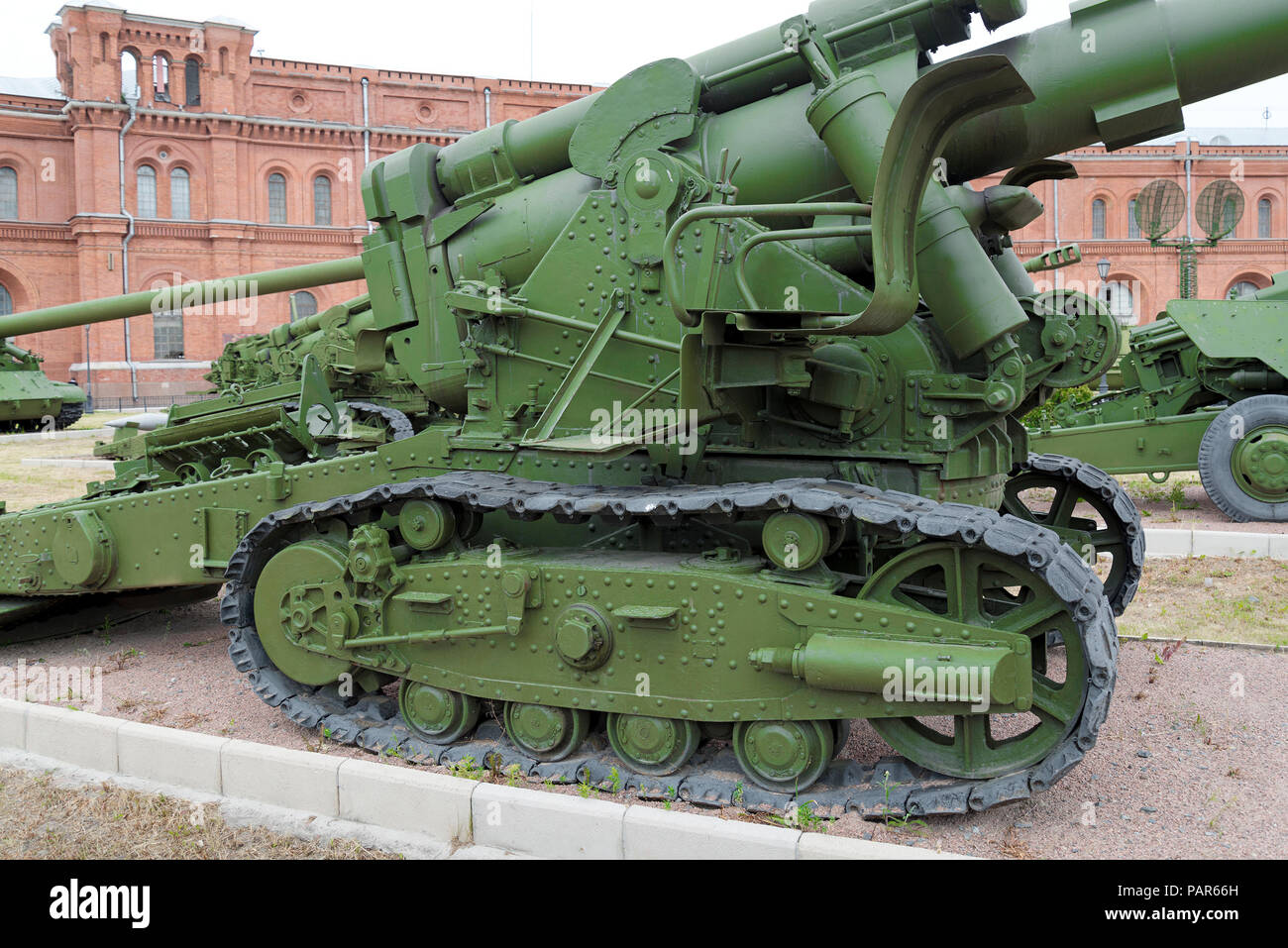 Self propelled artillery launcher hi-res stock photography and images ...