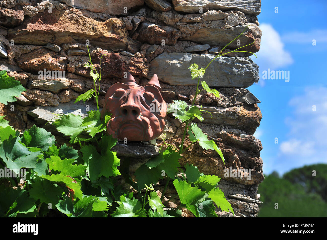 Pretty gargoyle hi-res stock photography and images - Alamy