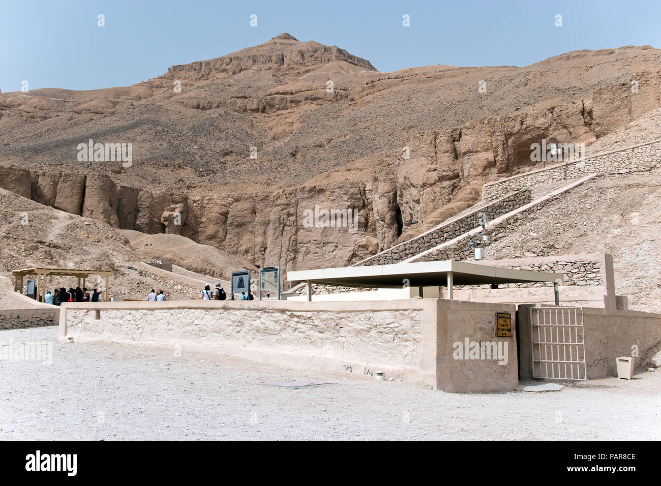 Tutankhamun tomb 1922 hi-res stock photography and images - Alamy