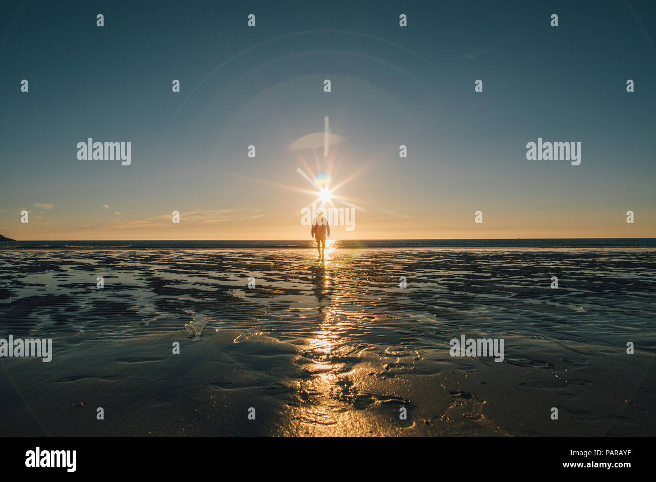 Man walk away hi-res stock photography and images - Alamy