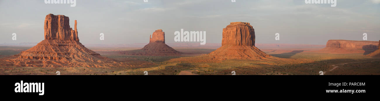 Extreme landscape of Monument Valley in Utah Stock Photo - Alamy