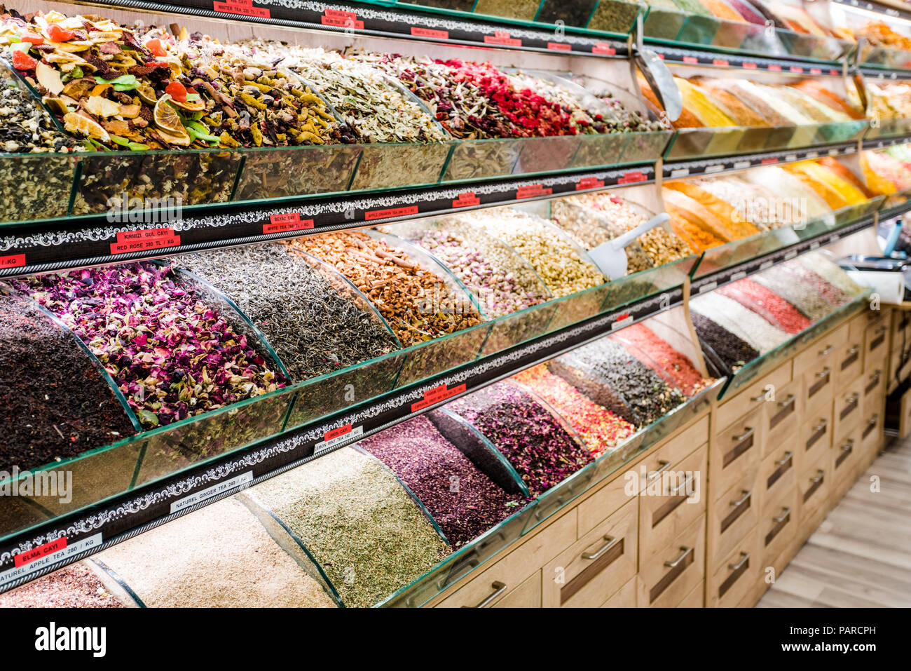 Tea shop. Colorful counter with tea Stock Photo - Alamy