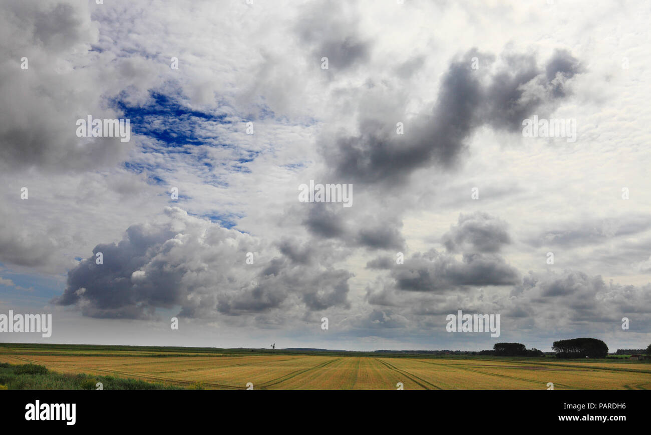 Farm land alongside north hi-res stock photography and images - Alamy