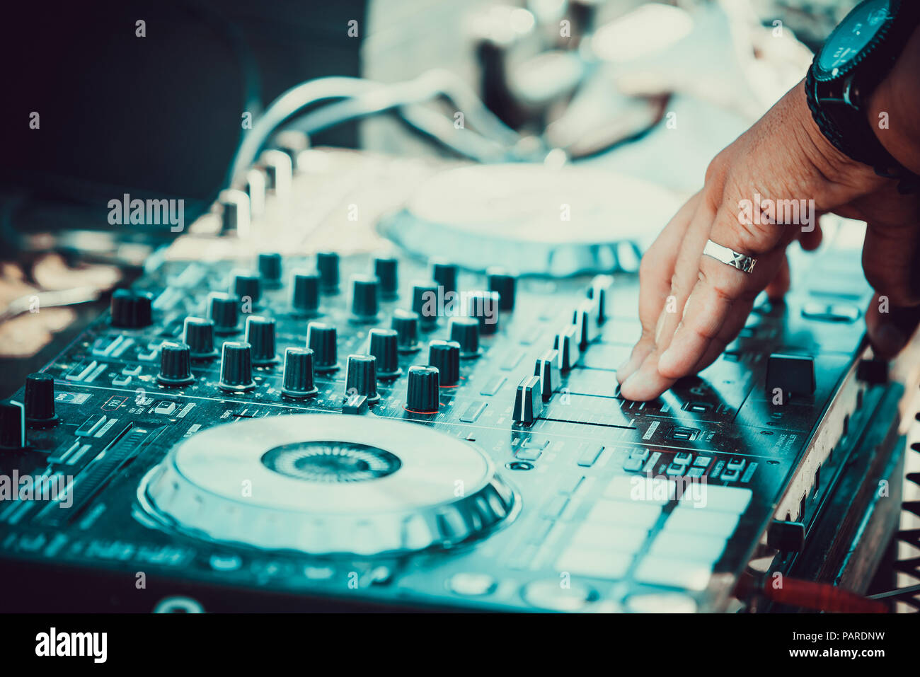 Midi mixer hi-res stock photography and images - Alamy