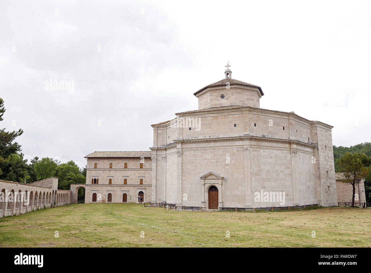 Medieval sanctuary hi-res stock photography and images - Alamy