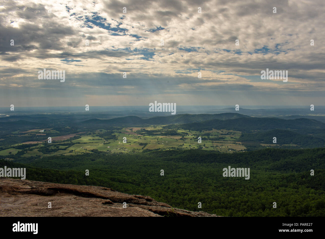 Wide angle mountain view of V.A farmland Stock Photo - Alamy