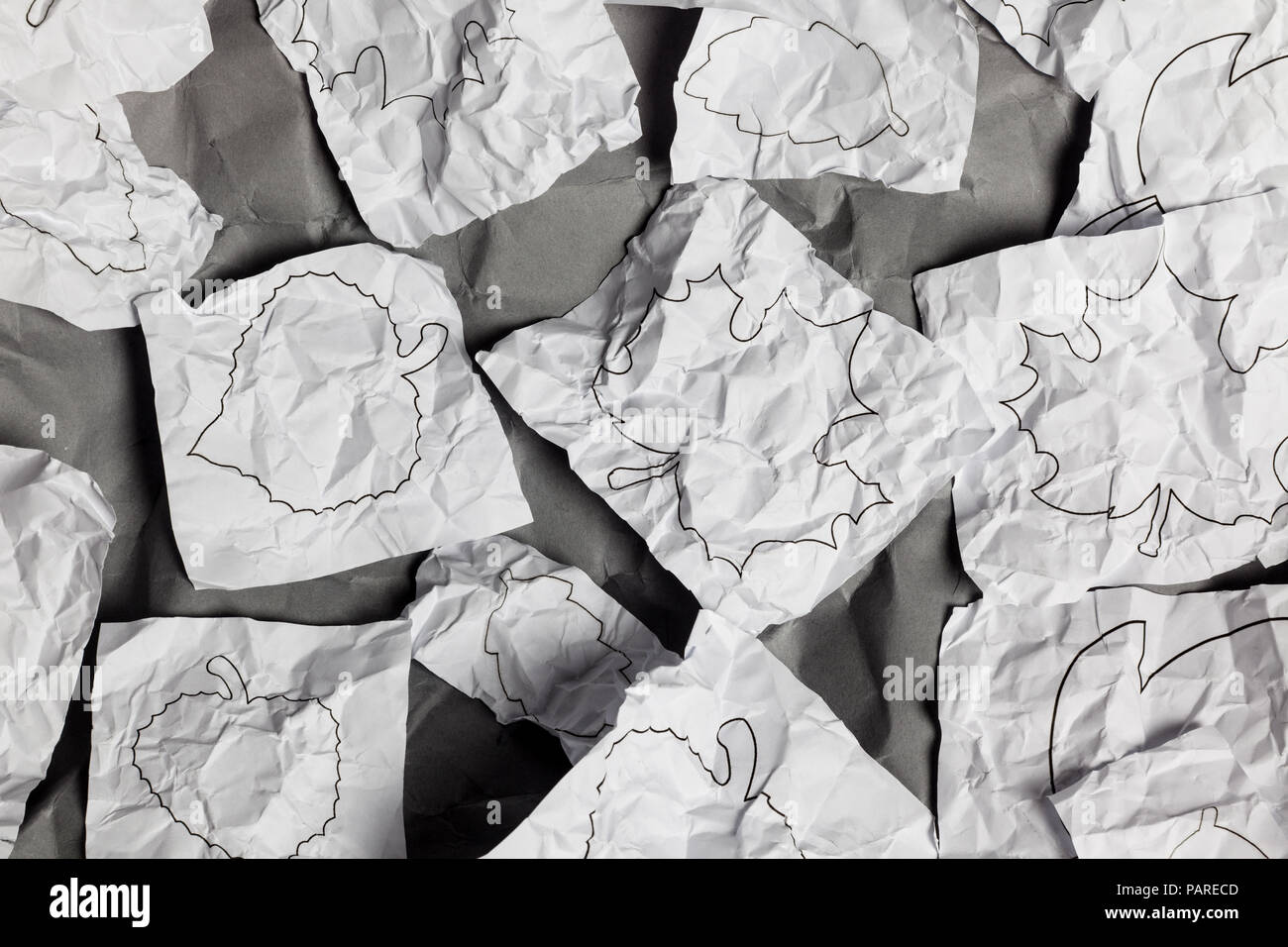 Dark grey background with black and white contour paper leaves Stock ...