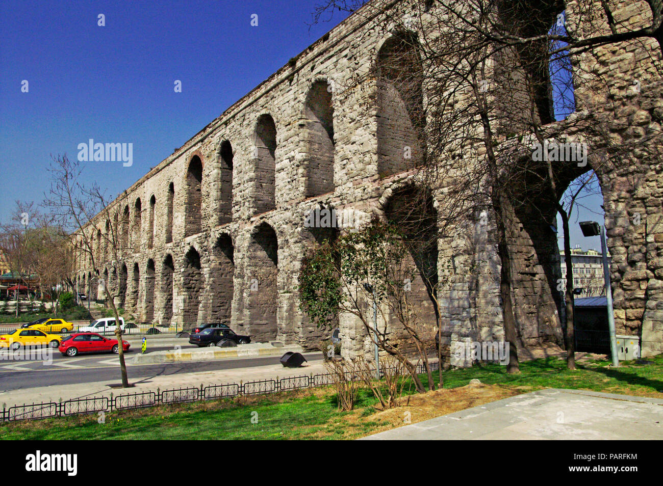 Valens Aqueduct (Bozdogan Kemeri) In Istanbul, Turkey Stock Photo - Alamy