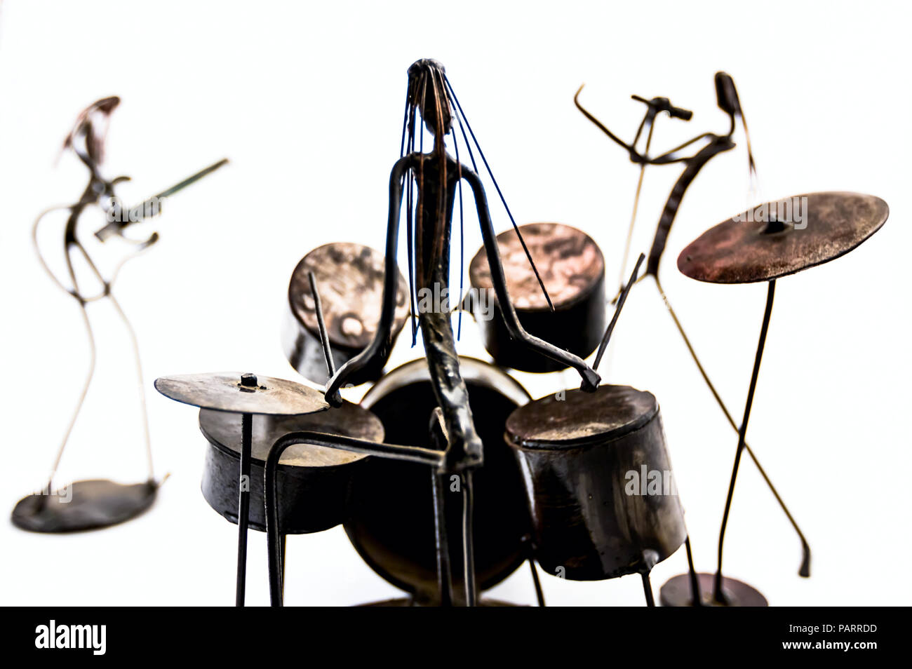 Figures of music performers made with welded black metal wire. Band ...