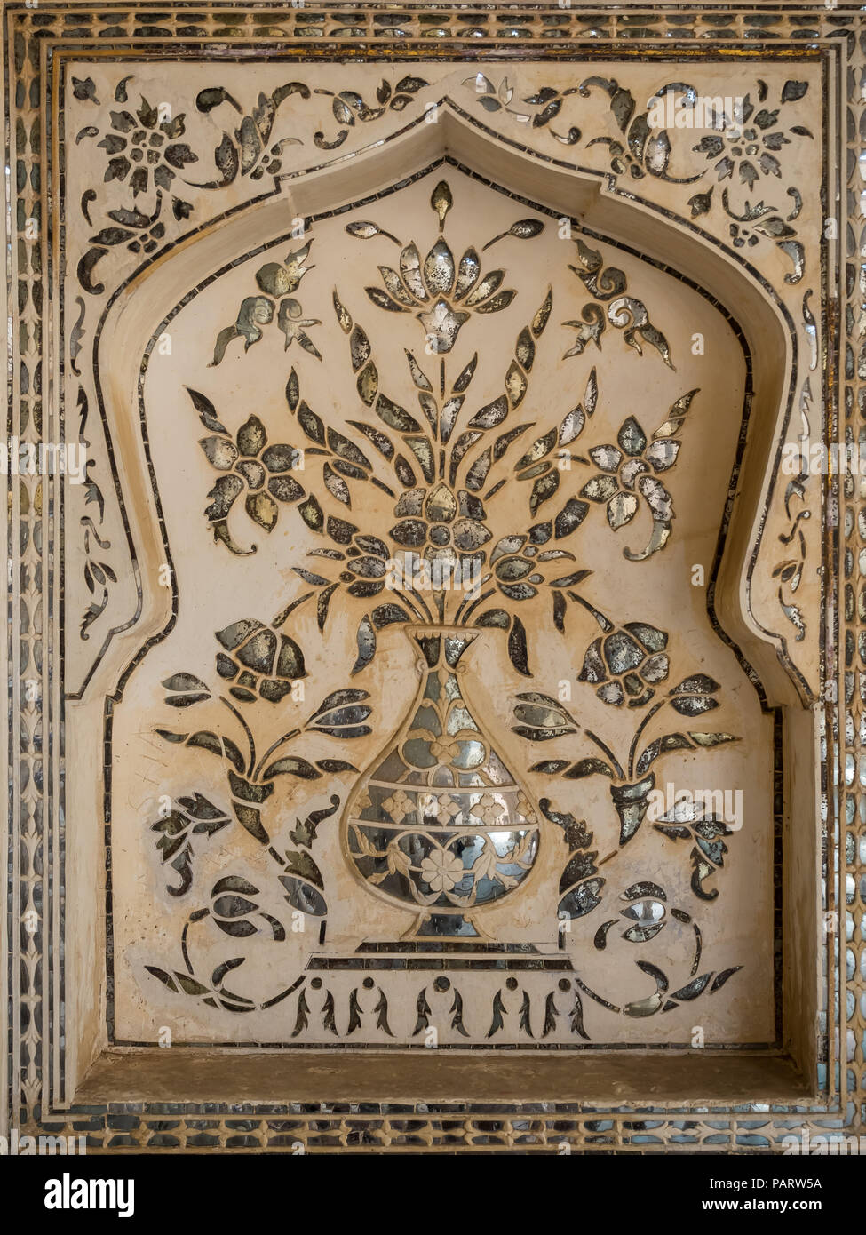 Amber inlay hi-res stock photography and images - Alamy