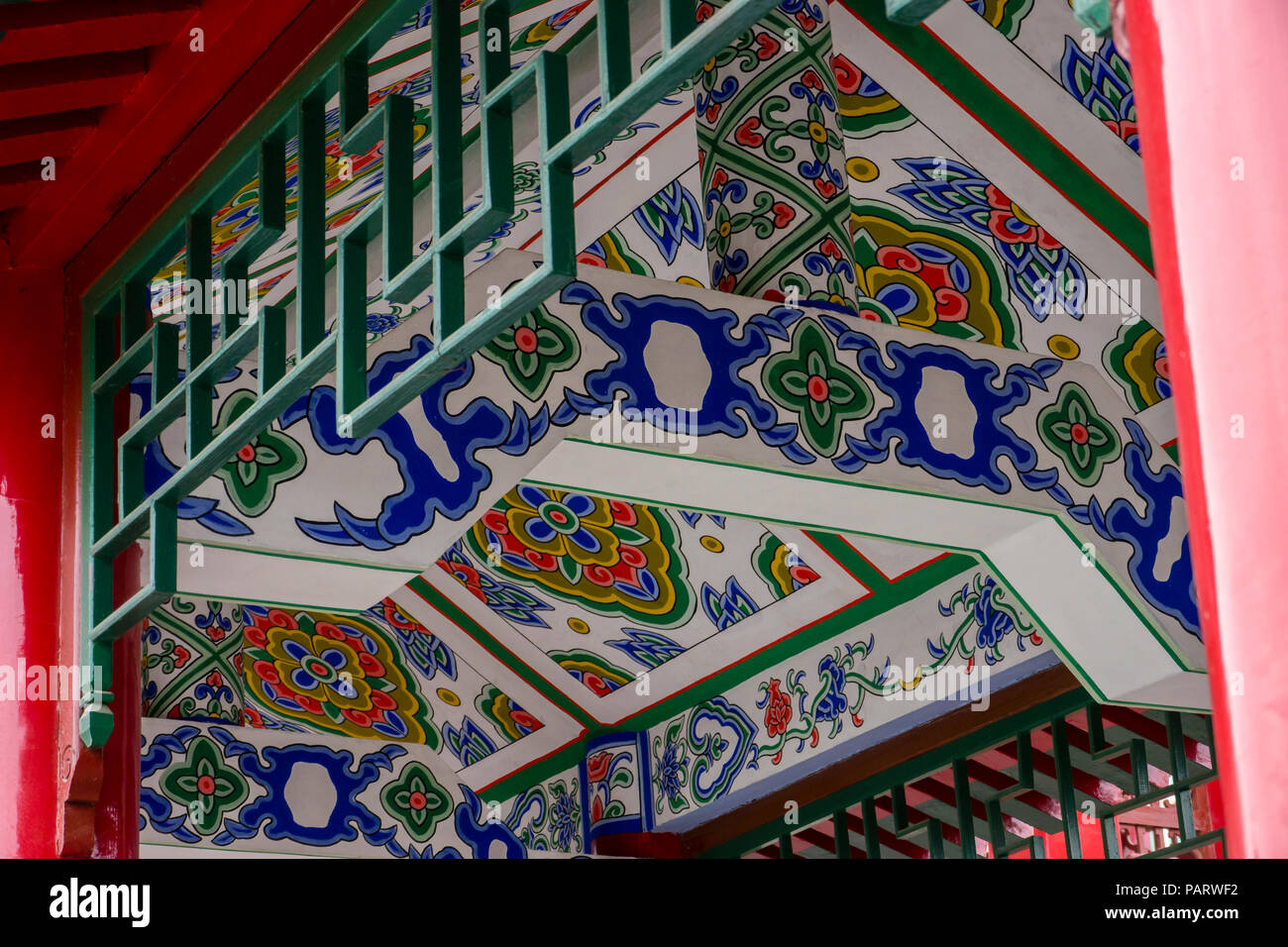 Traditional chinese structure hi-res stock photography and images - Alamy