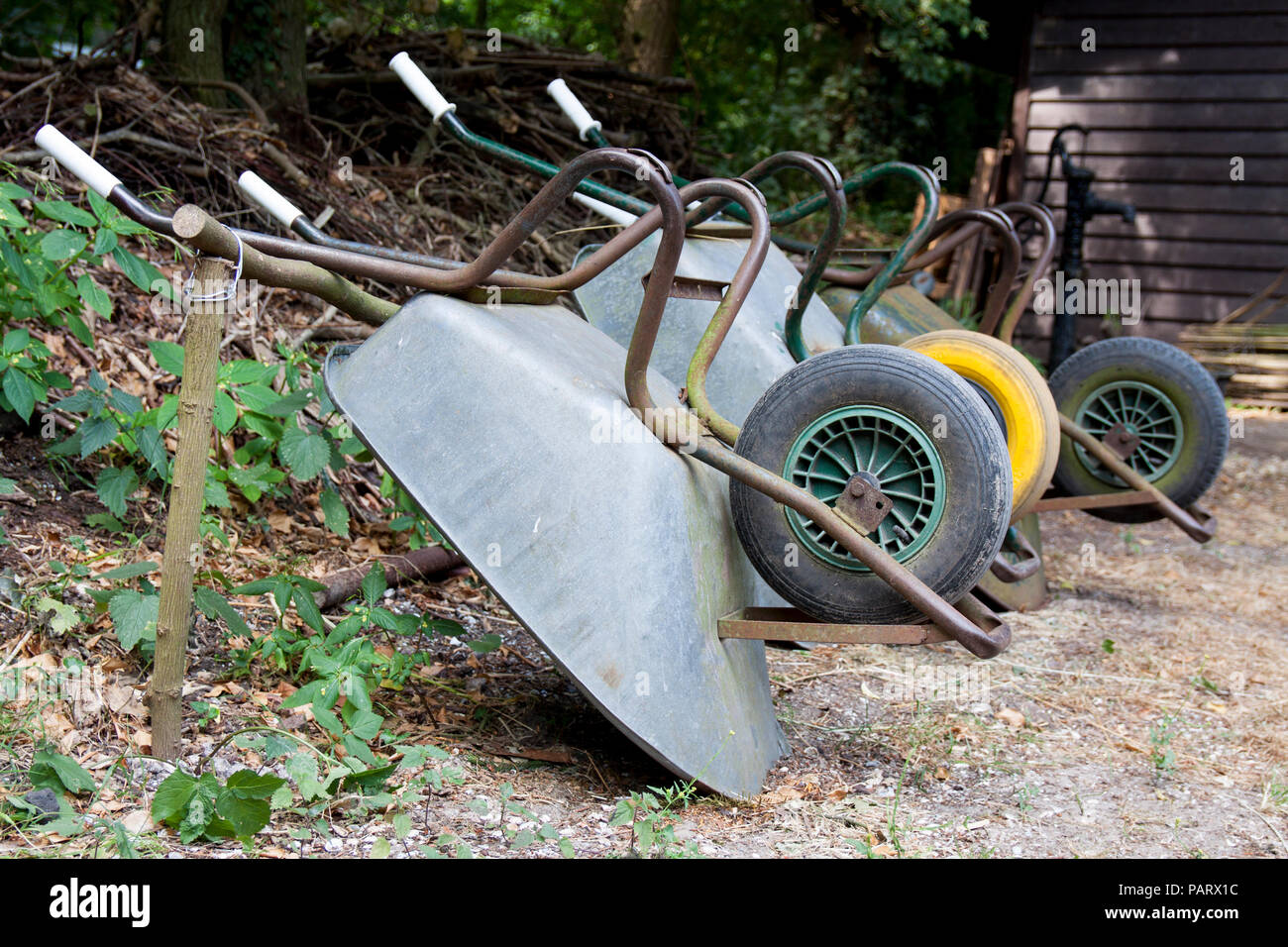 Modern wheelbarrows hi-res stock photography and images - Alamy