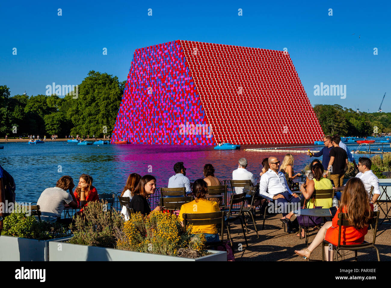 Hyde park serpentine cafe hi-res stock photography and images - Alamy