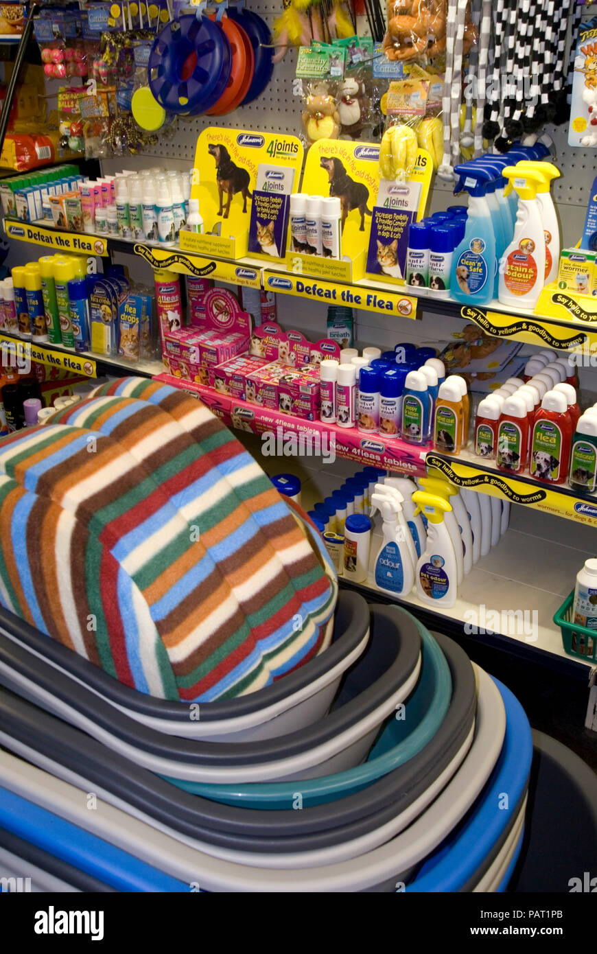 Pet stock store hi-res stock photography and images - Alamy