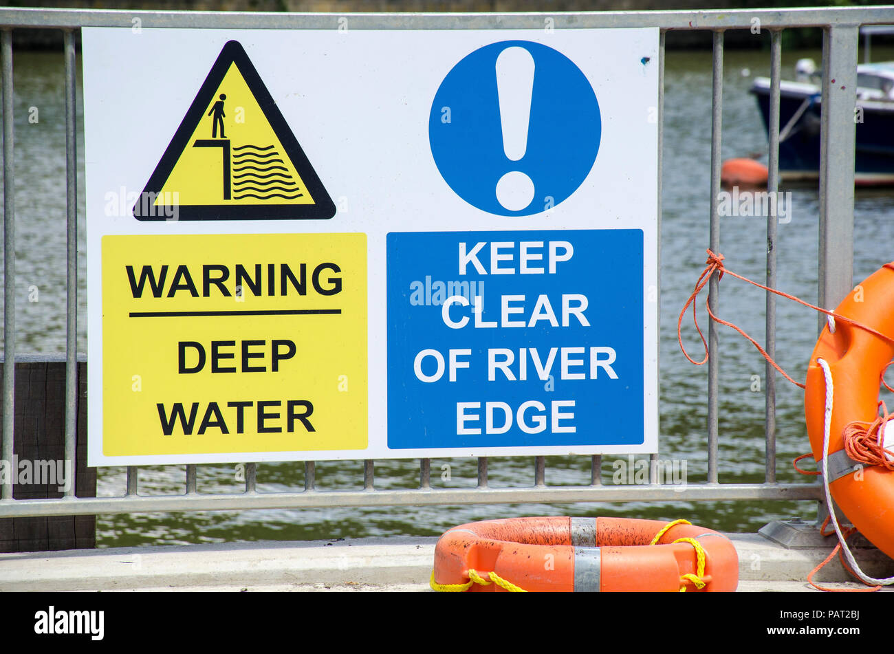 Putney Signs High Resolution Stock Photography and Images - Alamy