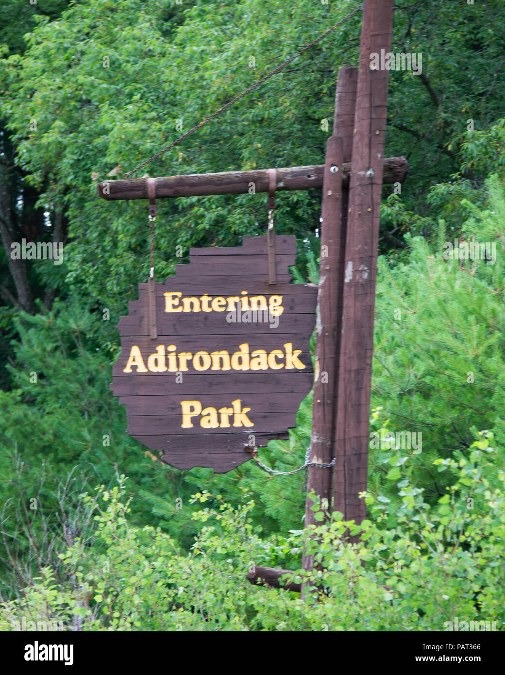 Rustic state park entrance sign hi-res stock photography and images - Alamy