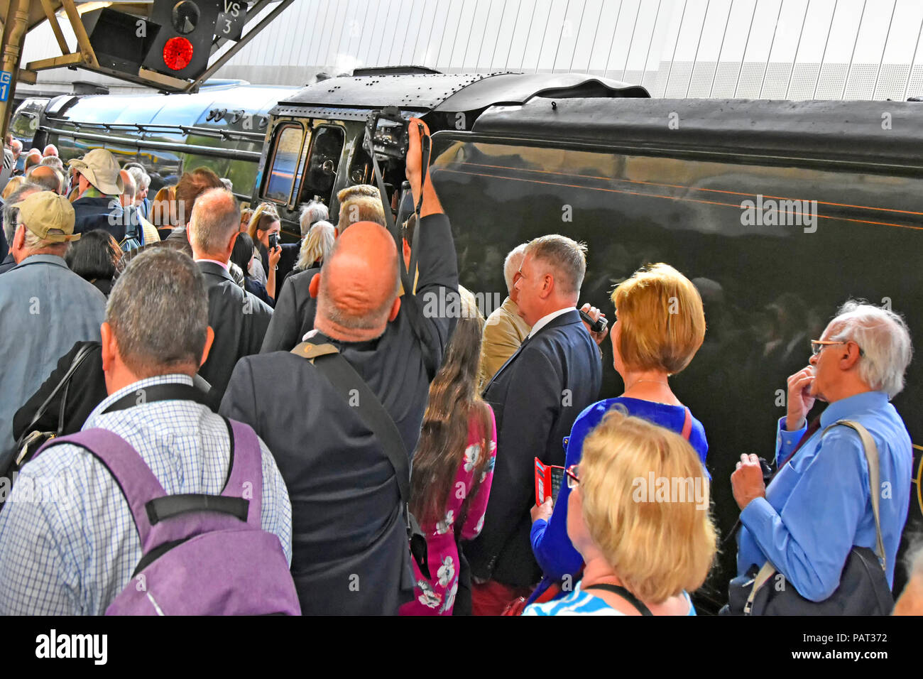 People crowd railway station hi-res stock photography and images - Alamy