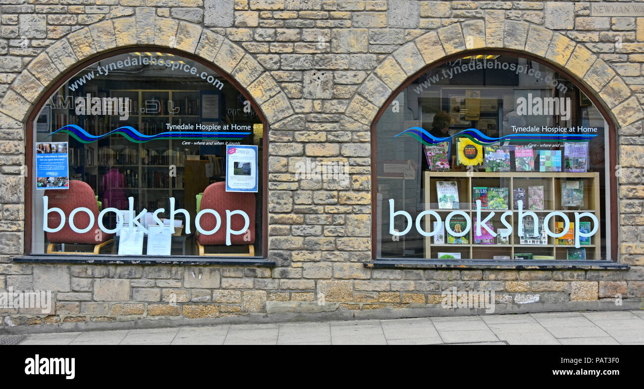 Bookstore Display High Resolution Stock Photography and Images - Alamy
