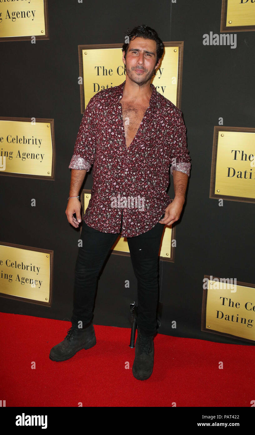 Celebs hi-res stock photography and images - Alamy