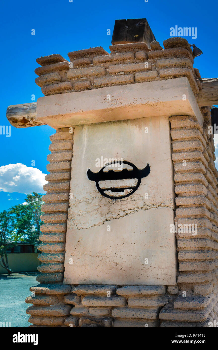 Old native american architecture hi-res stock photography and images ...