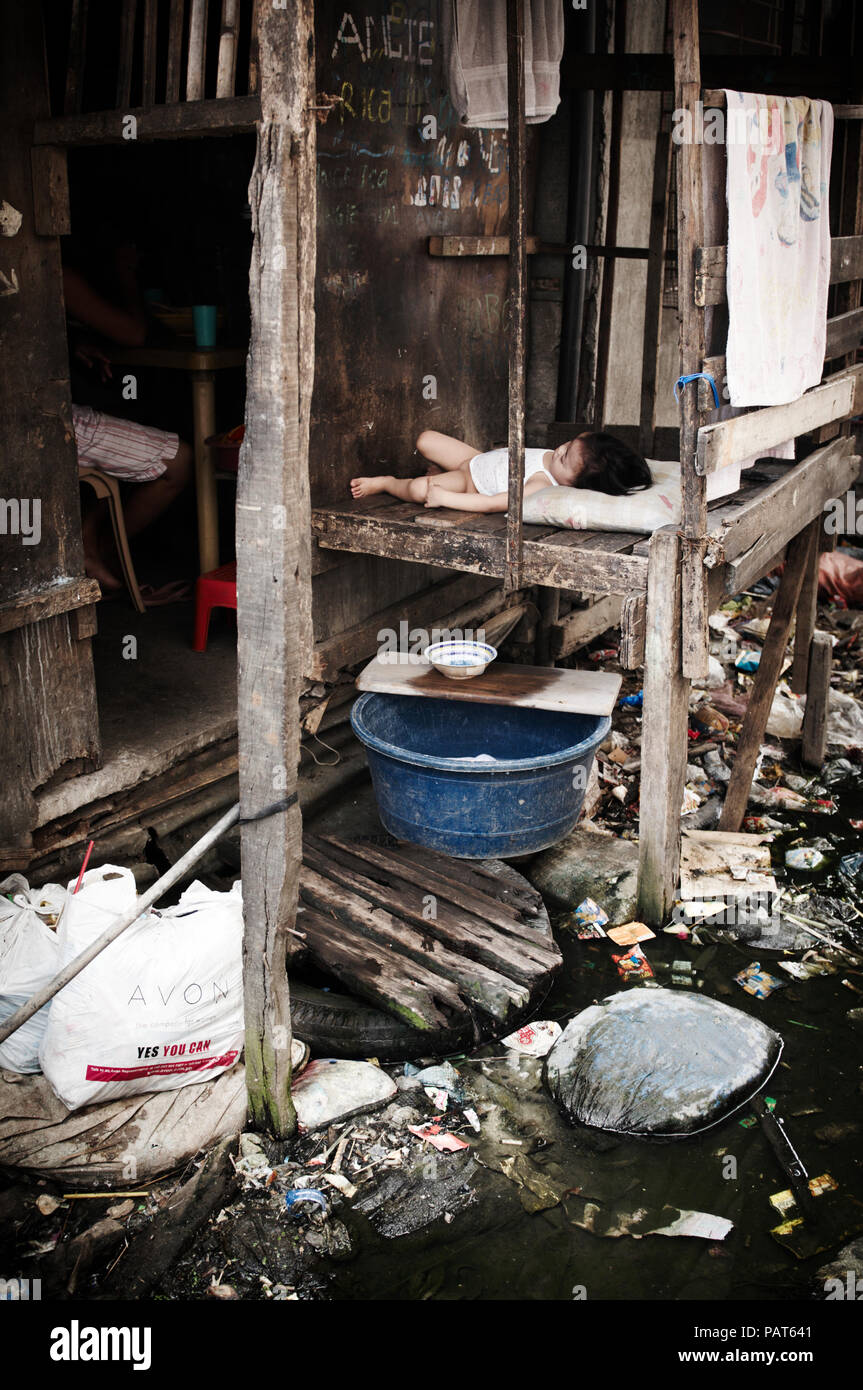 Garbage mountain philippines hi-res stock photography and images - Alamy
