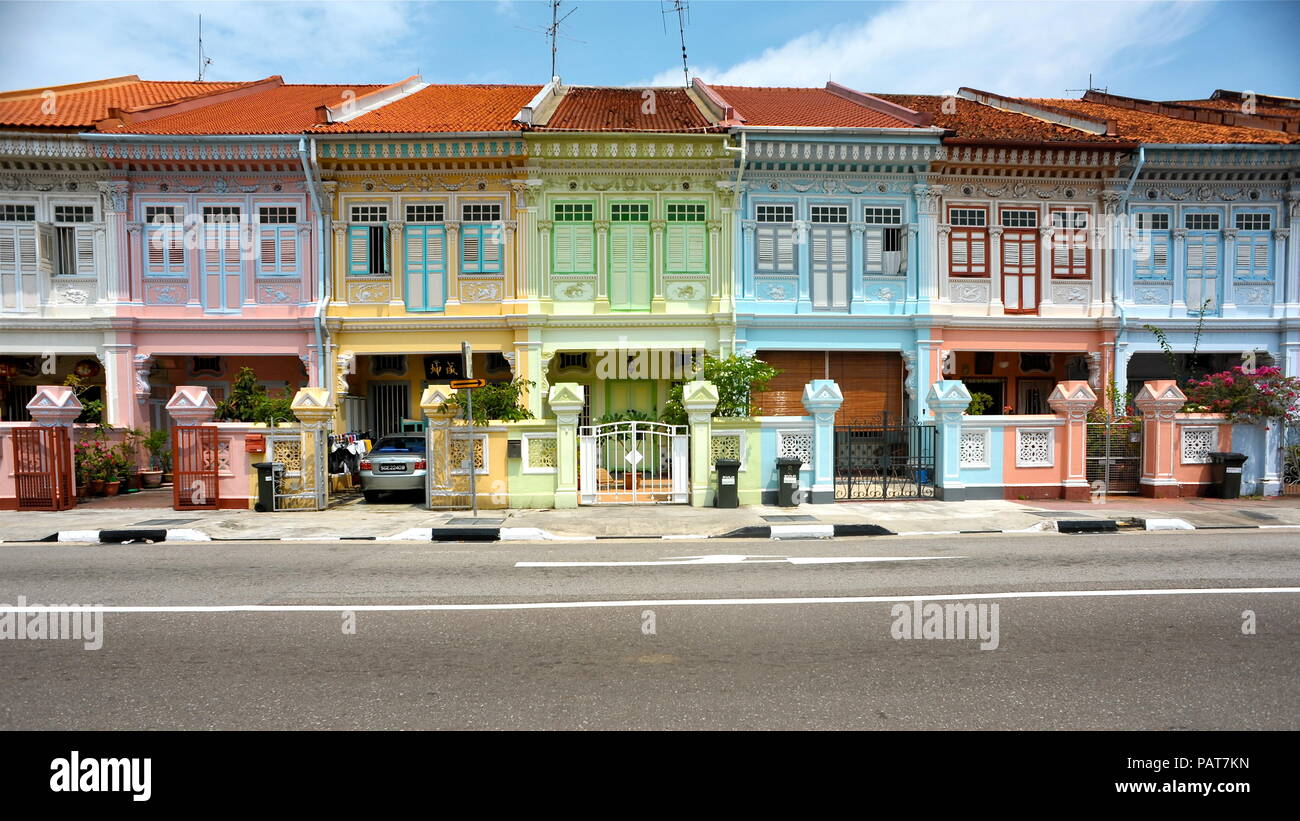 Traditional colourful shophouses in Singapore Stock Photo - Alamy