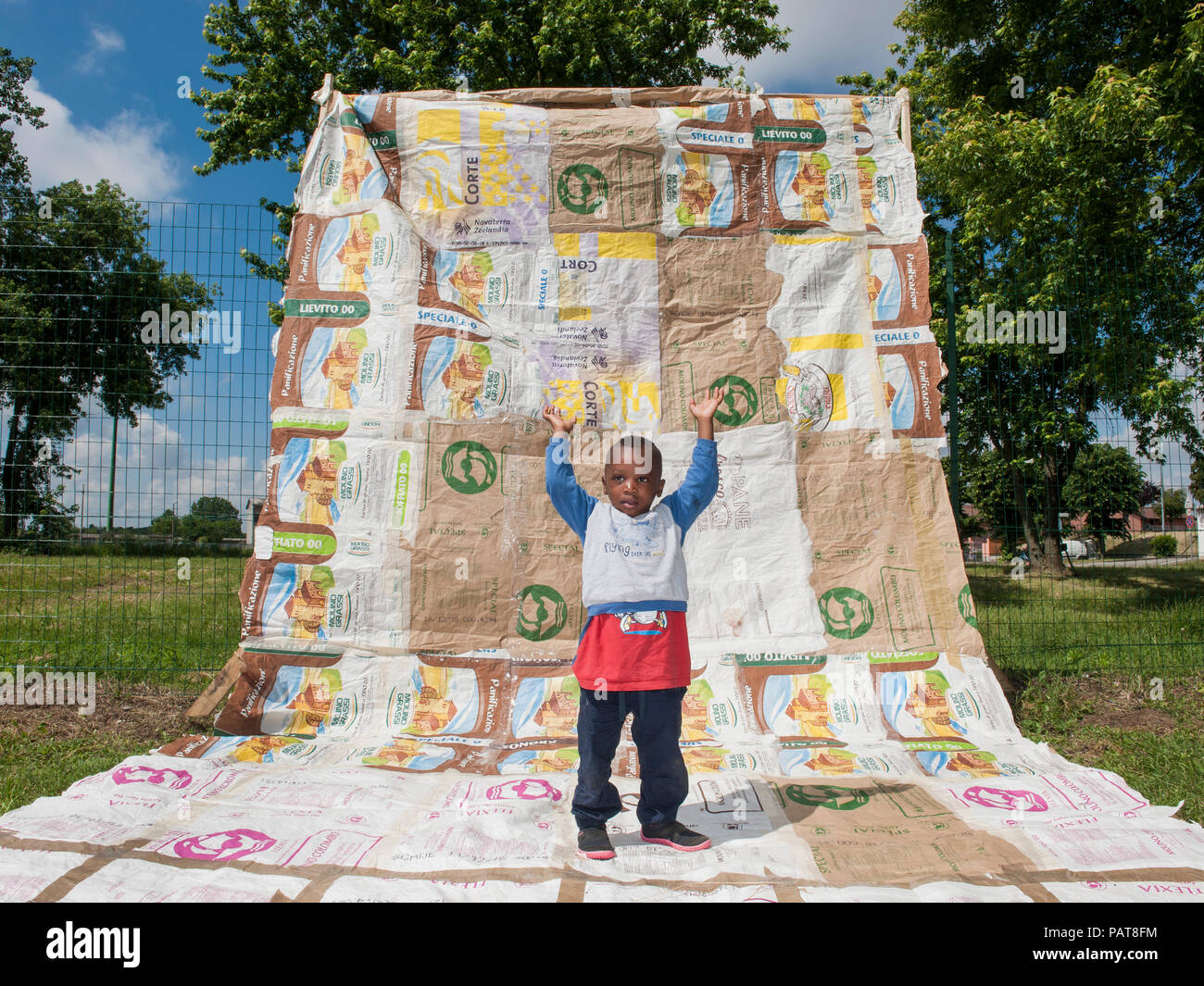 African families hi-res stock photography and images - Alamy