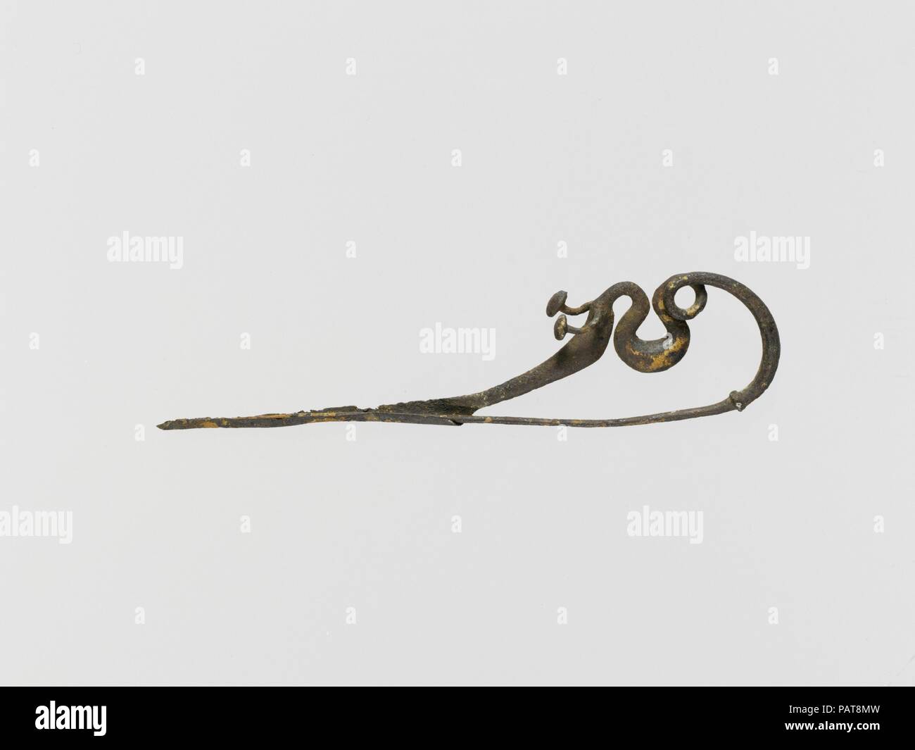 Bronze bow type fibula hi-res stock photography and images - Alamy