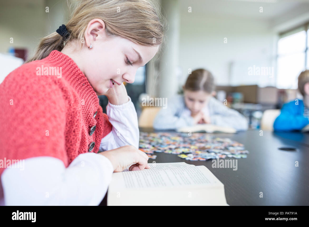 Pupil table hi-res stock photography and images - Alamy
