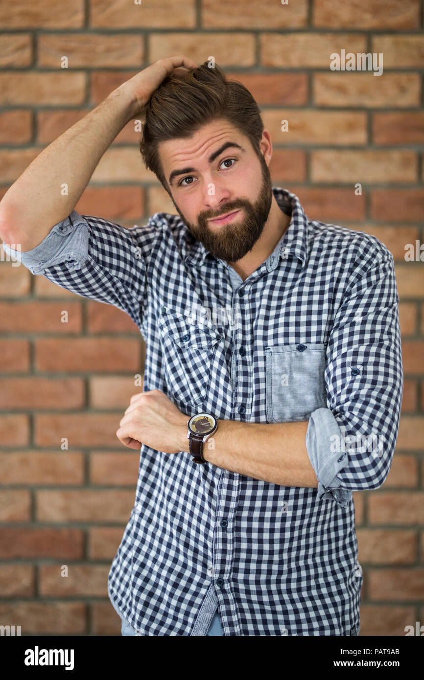 Man scratching head hi-res stock photography and images - Alamy