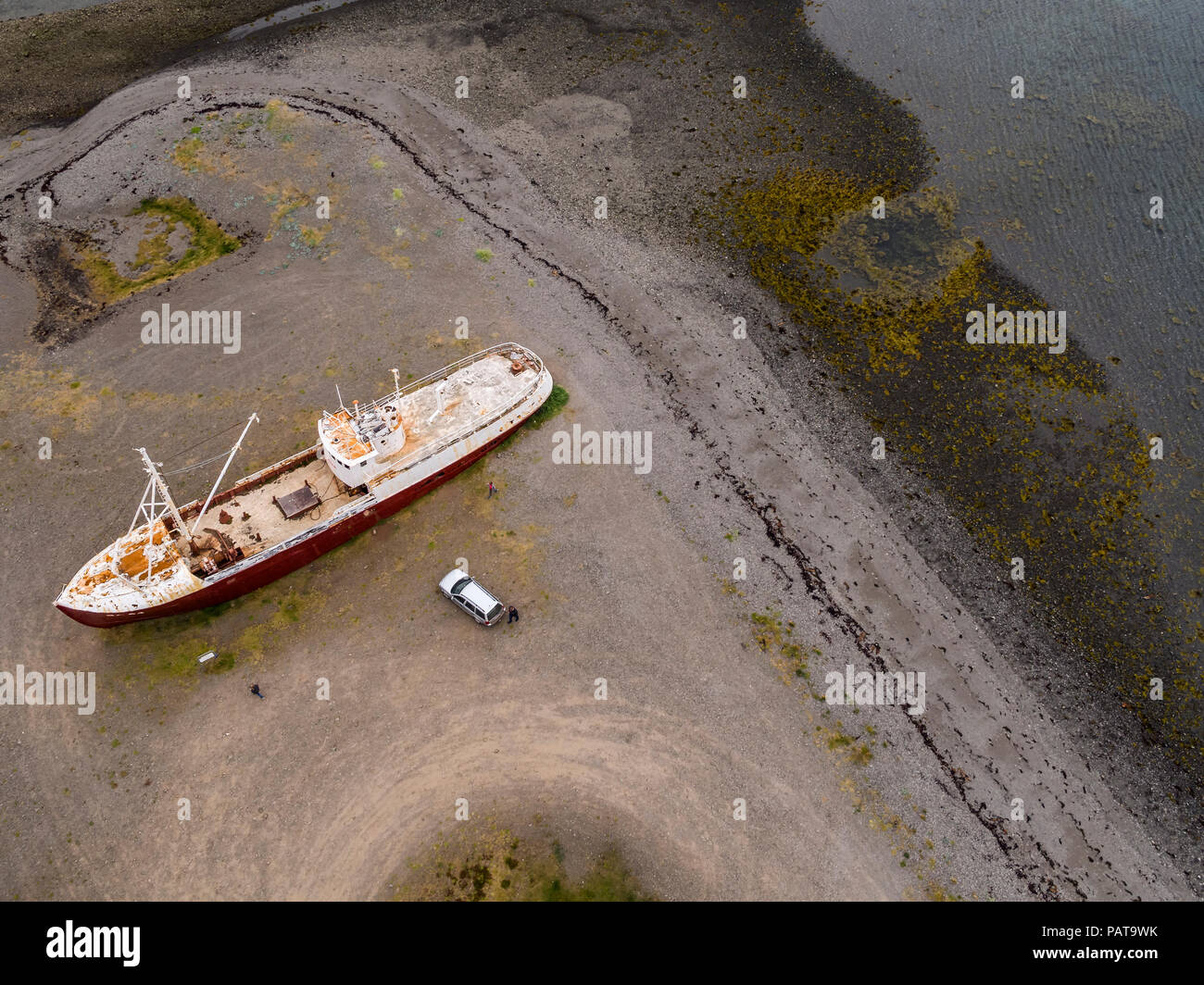 The stranded boat hi-res stock photography and images - Alamy