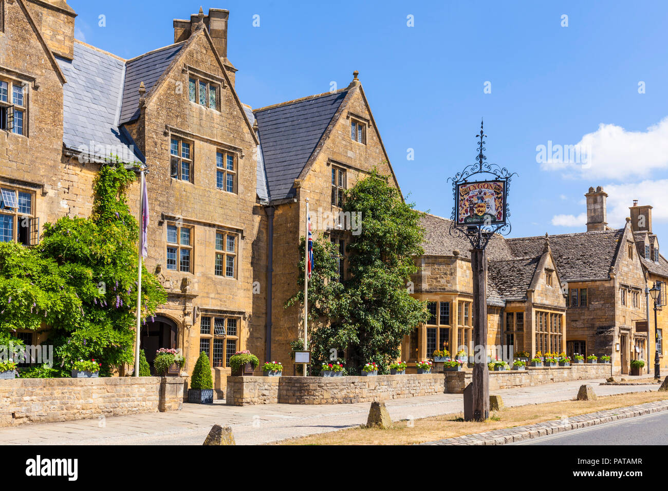 Lygon Arms Hotel High Resolution Stock Photography and Images - Alamy