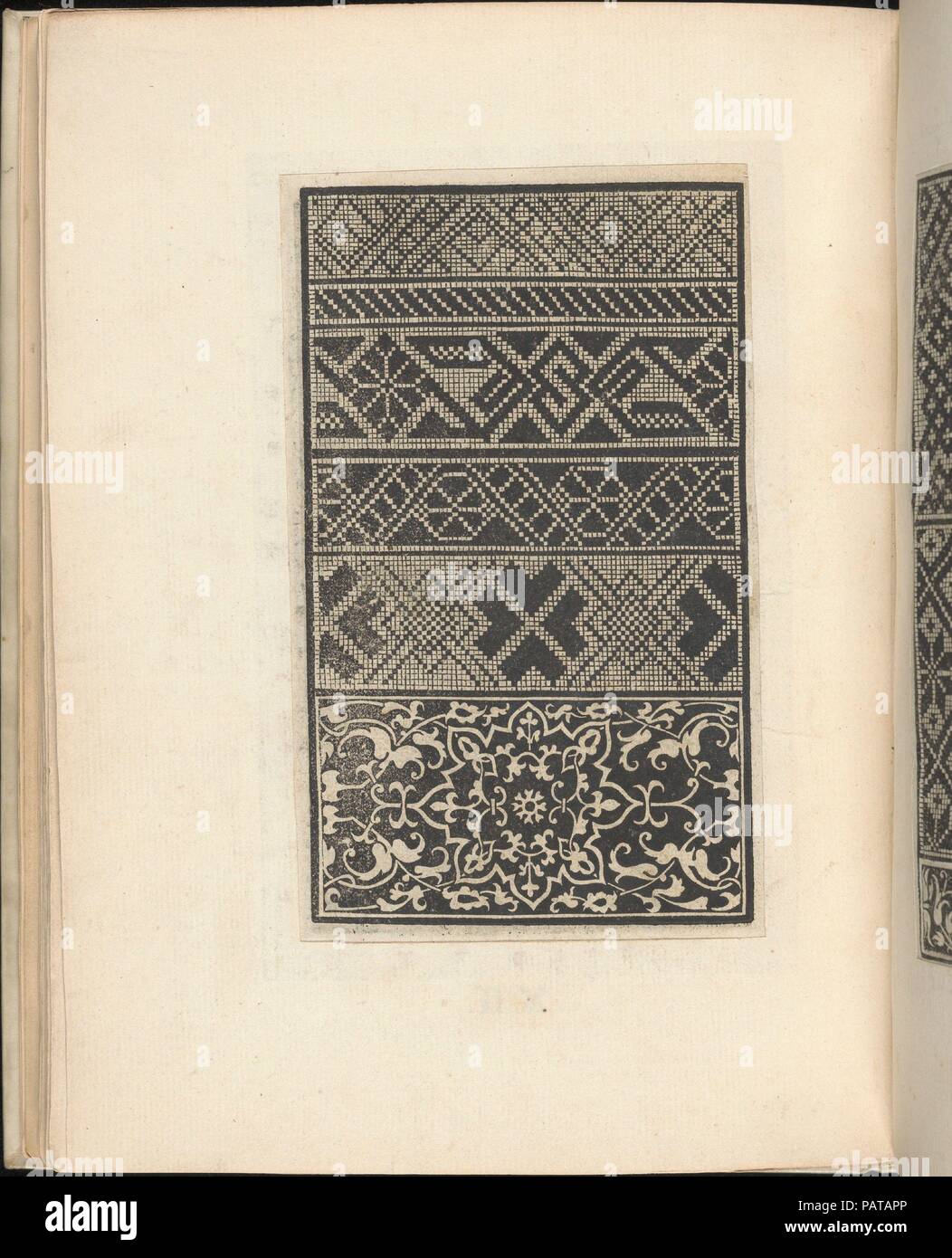 Intersecting diagonal lines hi-res stock photography and images - Alamy