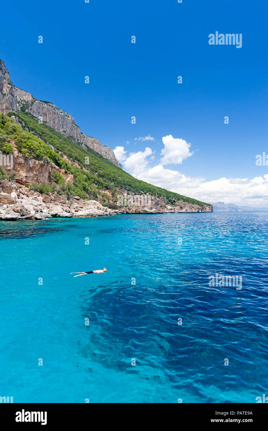 Turquoise water on Golfo di Orosei, Sardinia, Italy Stock Photo - Alamy