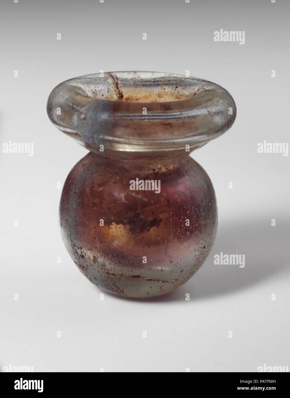 Roman glass jar hi-res stock photography and images - Alamy