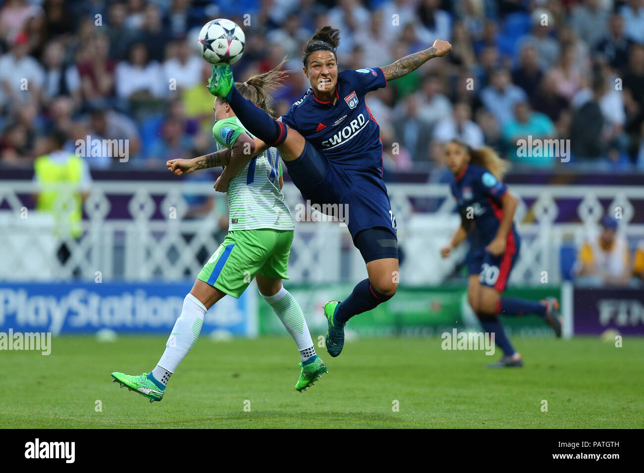 Acrobatic football players hi-res stock photography and images - Alamy
