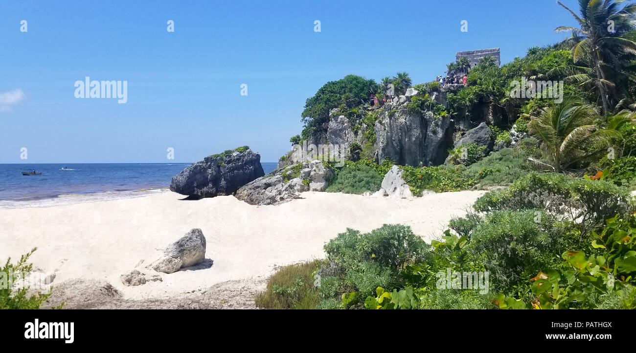Beach front Mayan fortress ruins and temple near Tulum, Mexico Stock ...