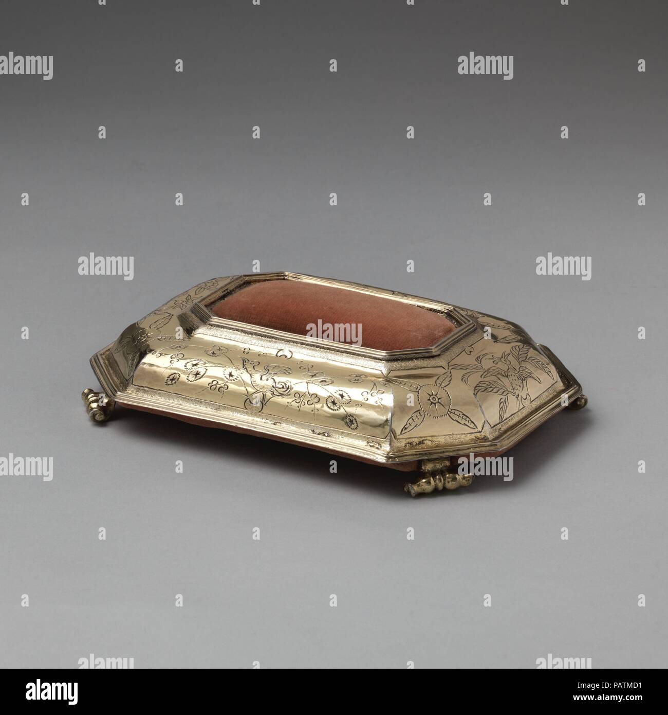 6 oz boxes hi-res stock photography and images - Alamy