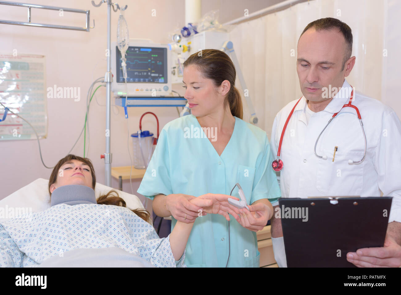doctors telling patient the diagnosis Stock Photo - Alamy