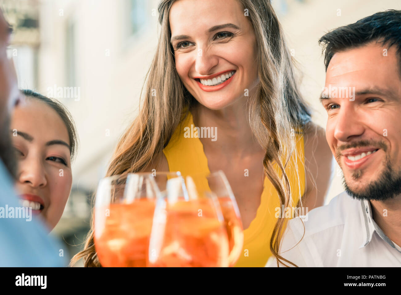 Toasting drinks hi-res stock photography and images - Alamy