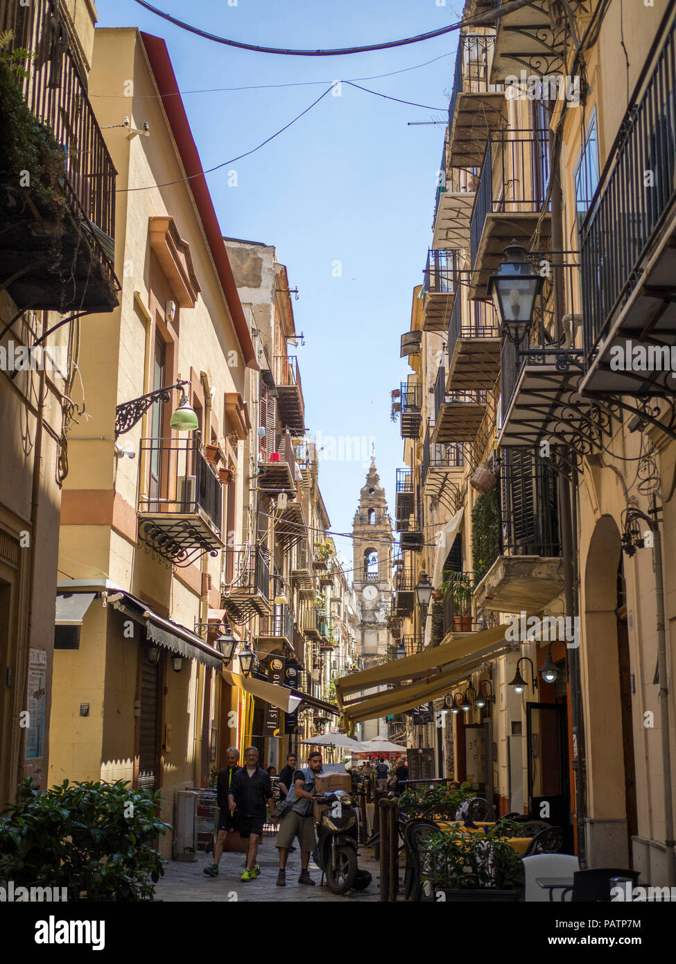 A street scene in Palermo, Sicily Stock Photo - Alamy