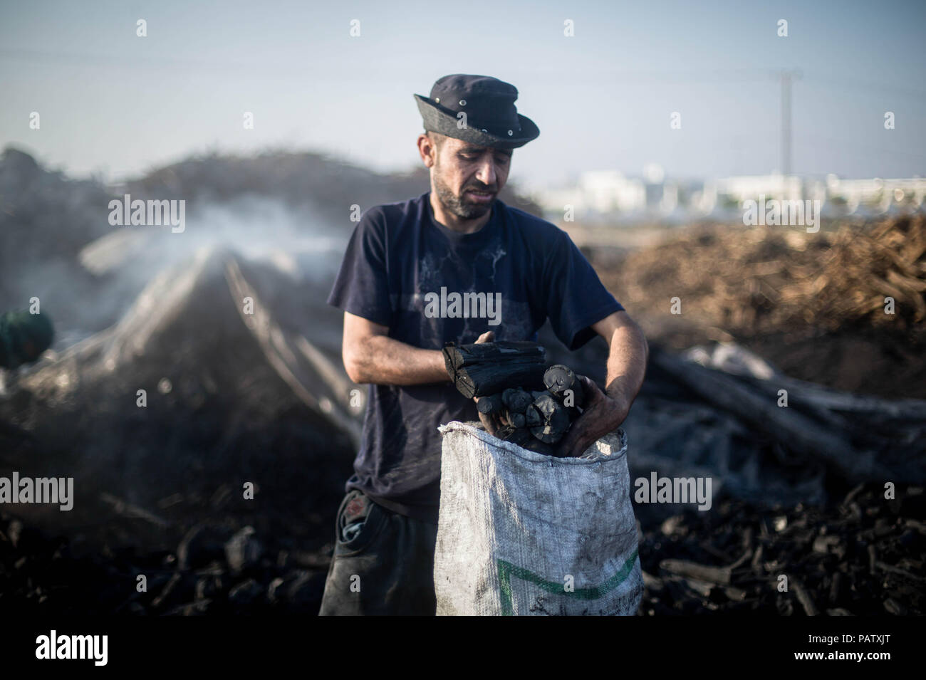 Coal extraction worker hi-res stock photography and images - Alamy